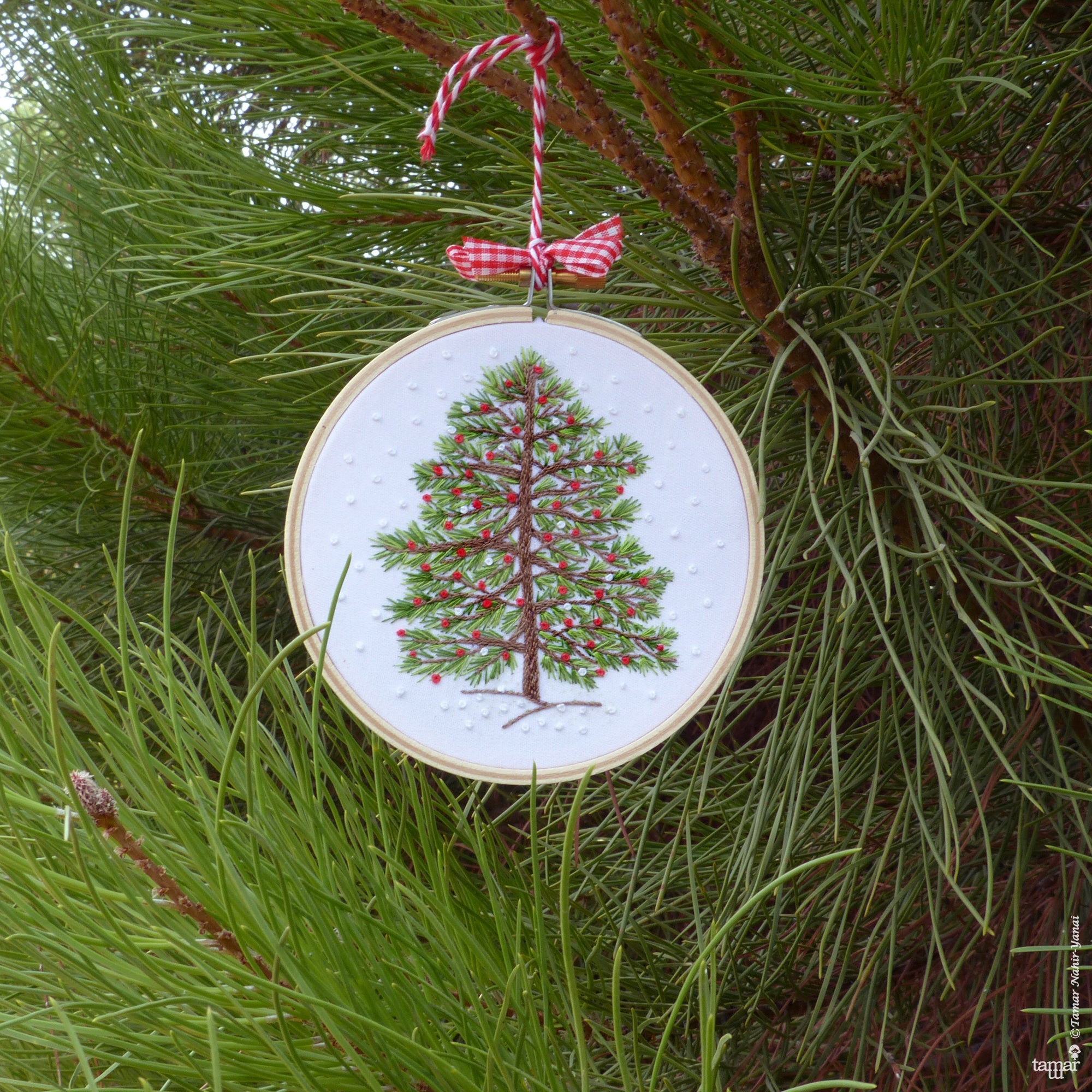 Christmas Tree - 4" embroidery kit – Tamar Nahir-Yanai