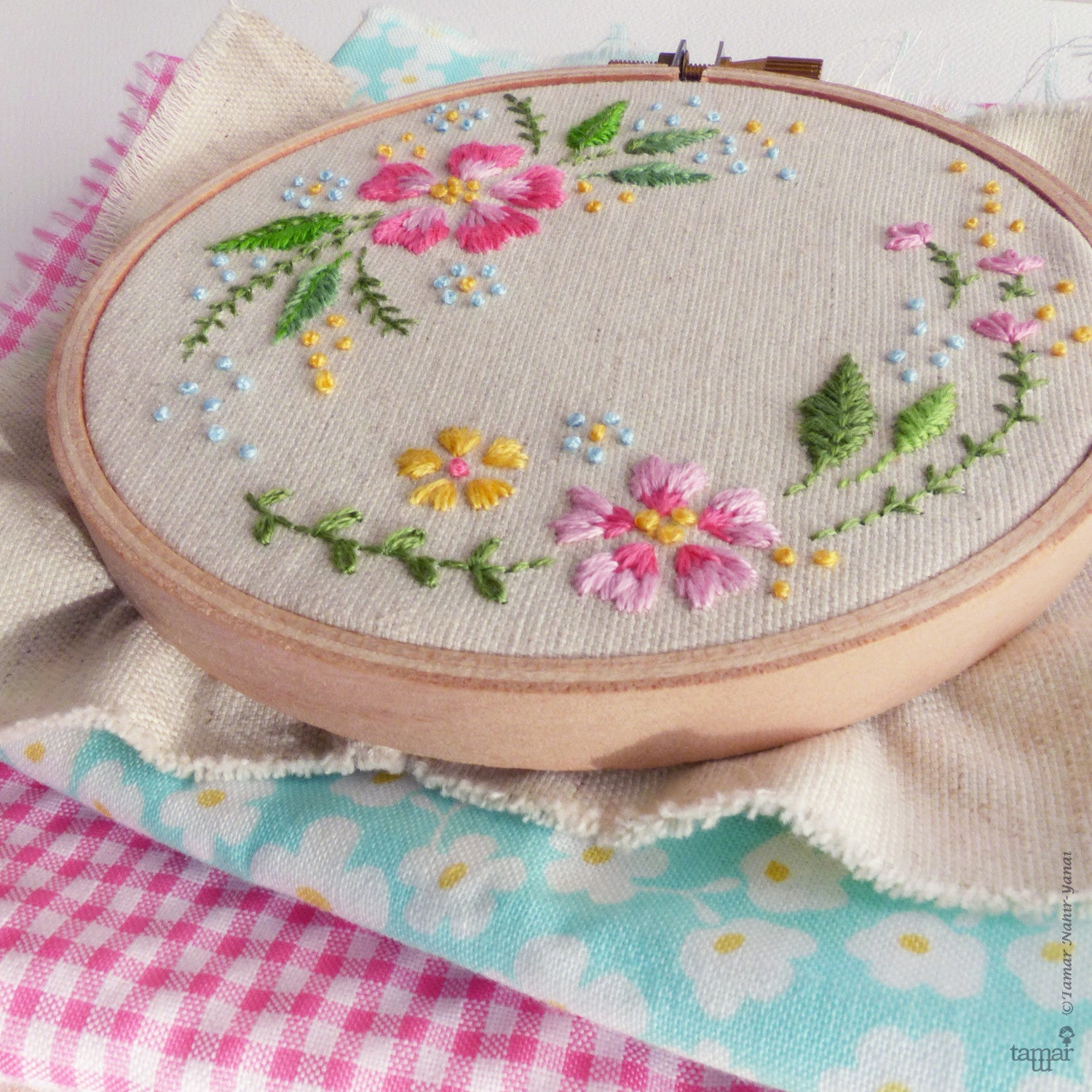 Circle of Flowers - 4" embroidery kit – Tamar Nahir-Yanai