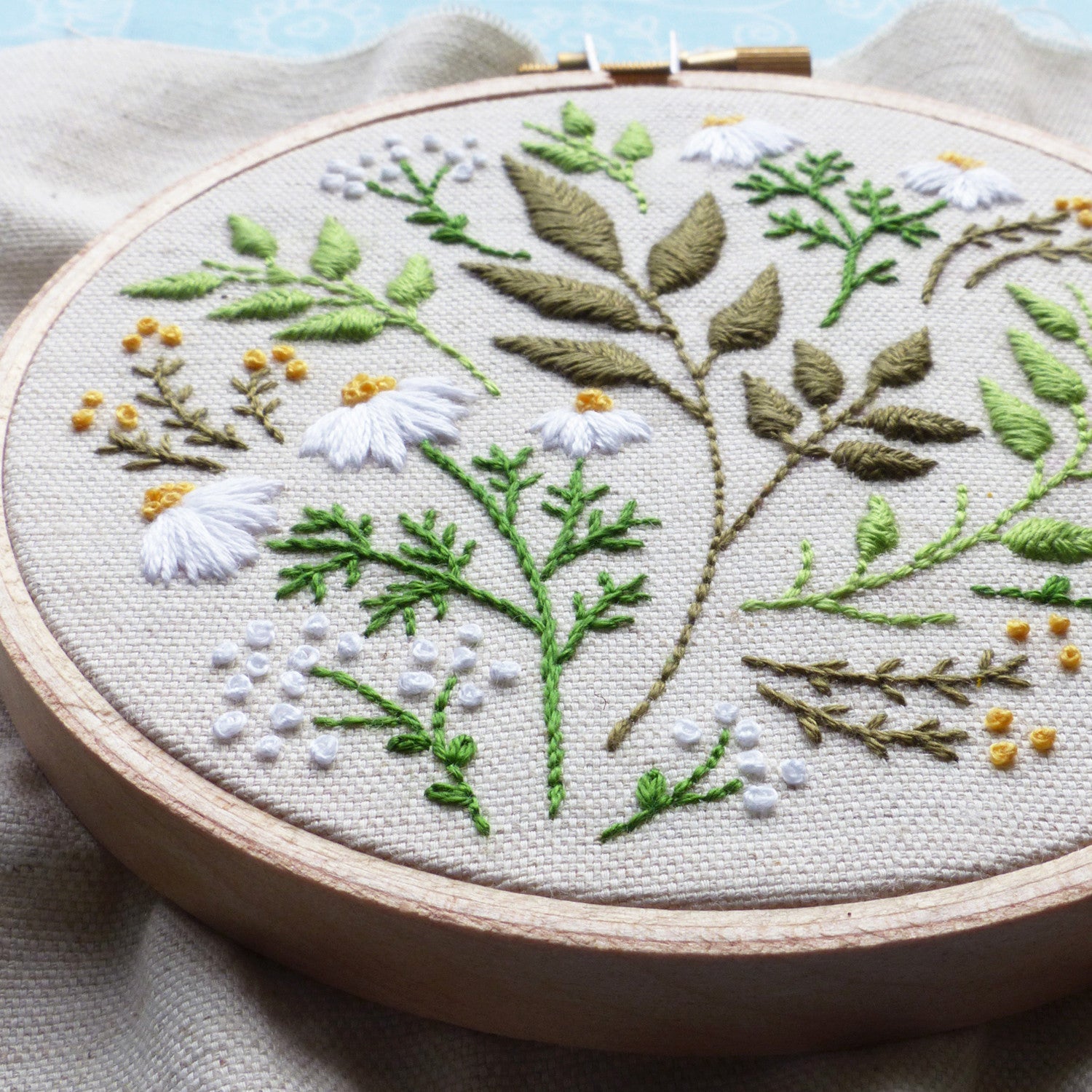 Green Leaves - 4" embroidery kit – Tamar Nahir-Yanai