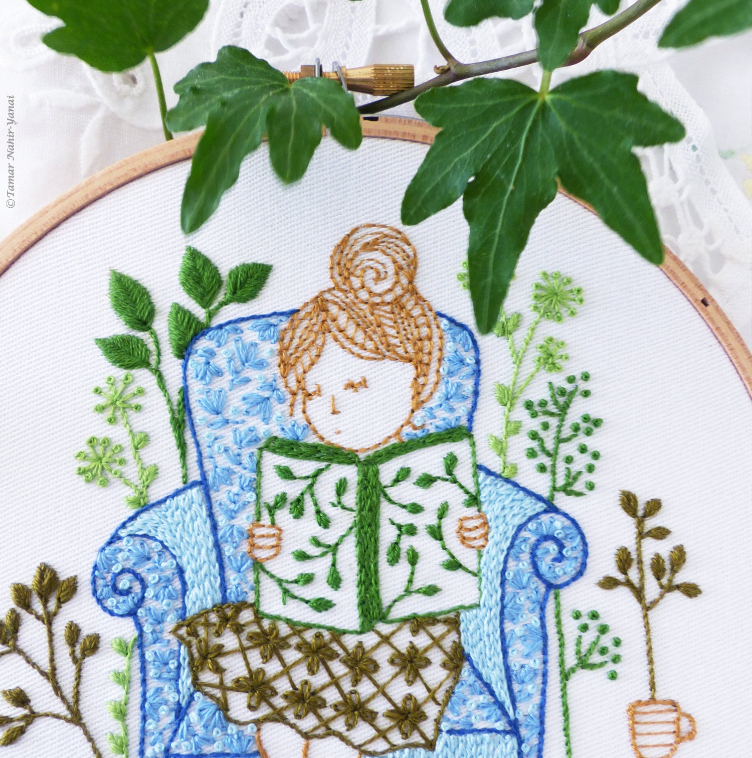 Reading Time - 6" embroidery kit – Tamar Nahir-Yanai